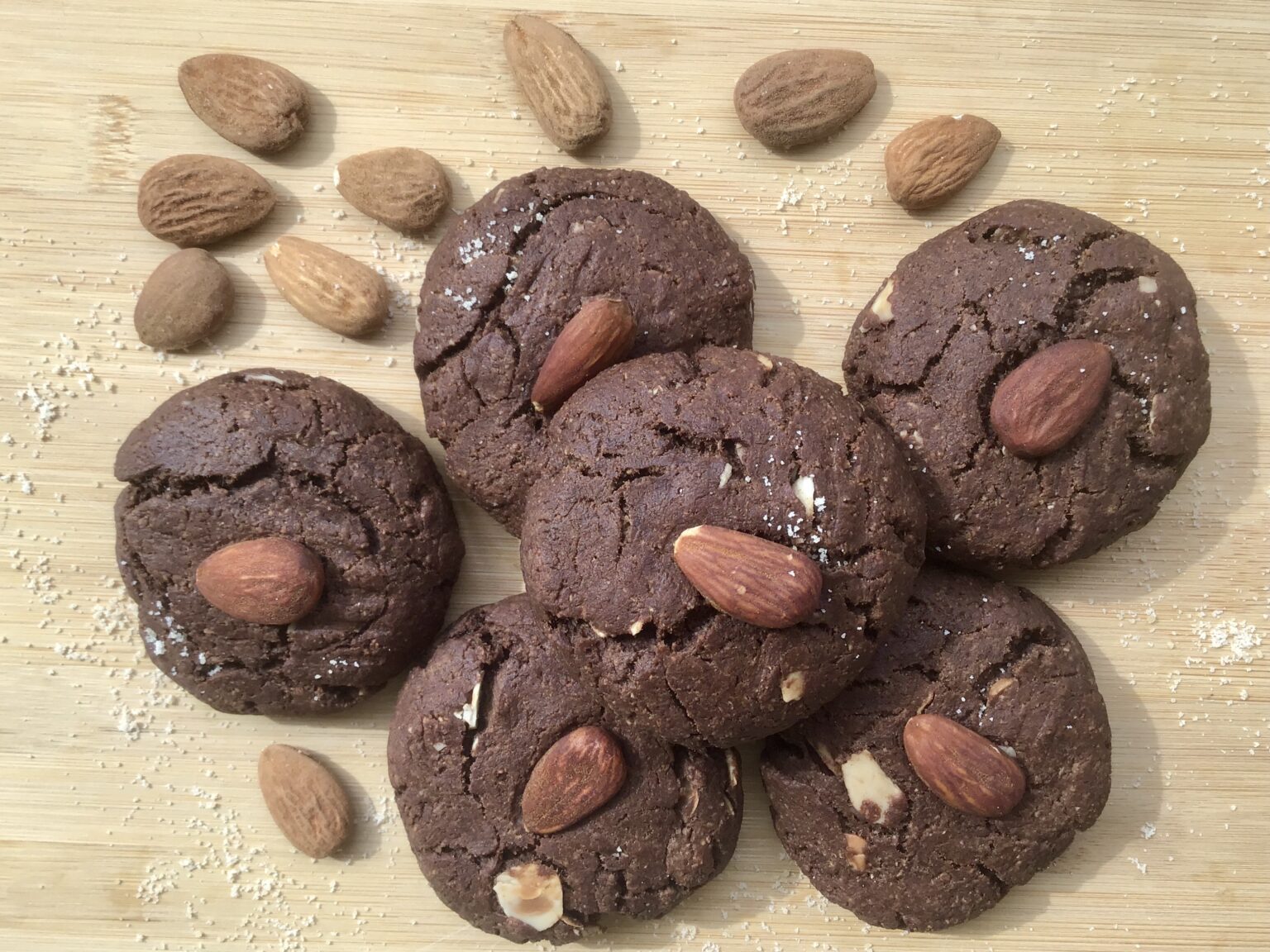 Cookies végétariens au cacao et aux amandes - Line Lisbonne Et Cie